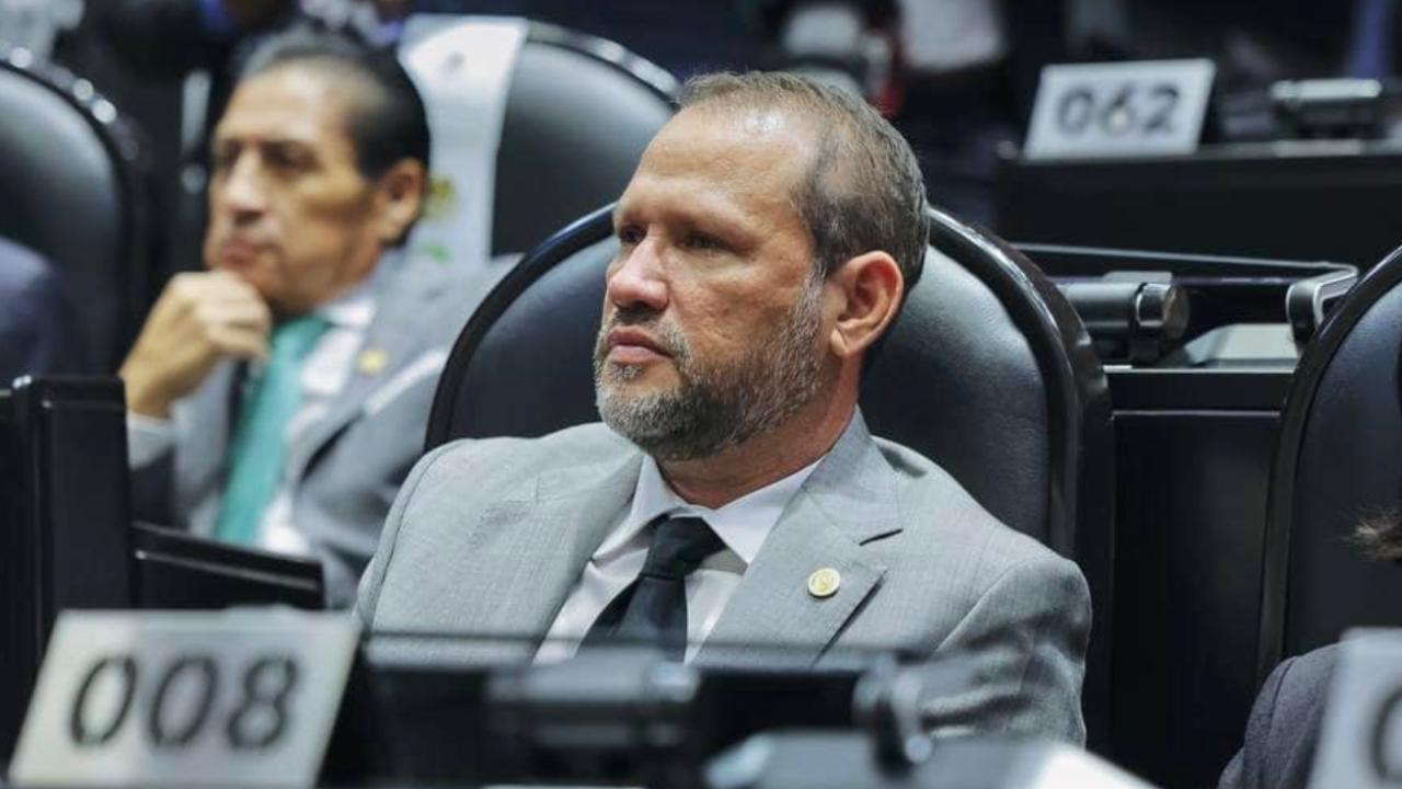 Daniel Barreda, senador de MC, anuncia su rechazo a la reforma judicial ...